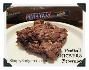 Football SNICKERS Brownies #SNICKERSMINIS